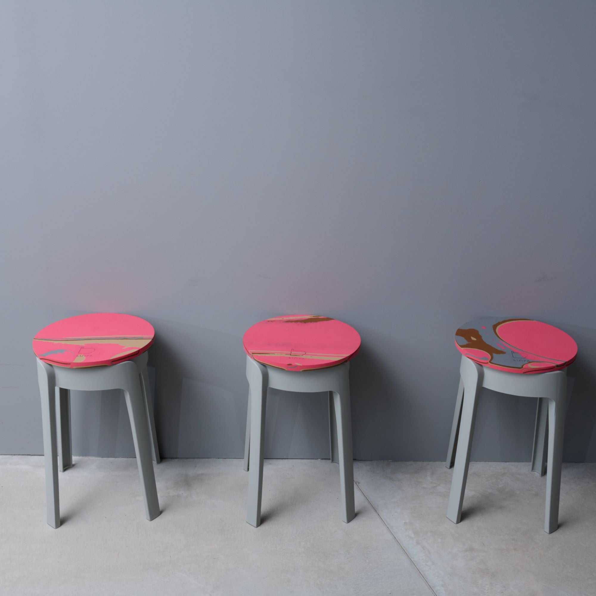 buntA Shikimono sitting round - pink mix